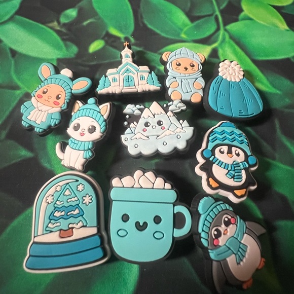 Jibbitz | Accessories | New Blue Winter Themed Croc Charms Comes With ...